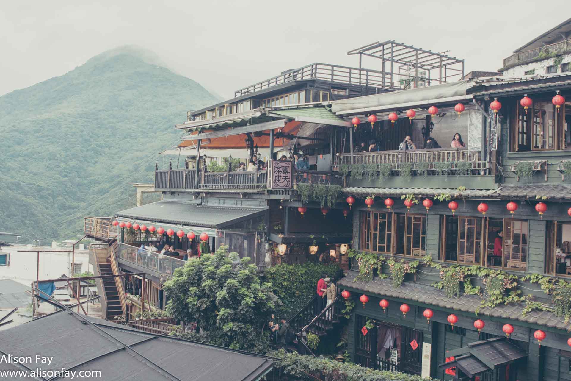 How to get from Taipei to Jiufen Old Street and Shifen Old Town ...